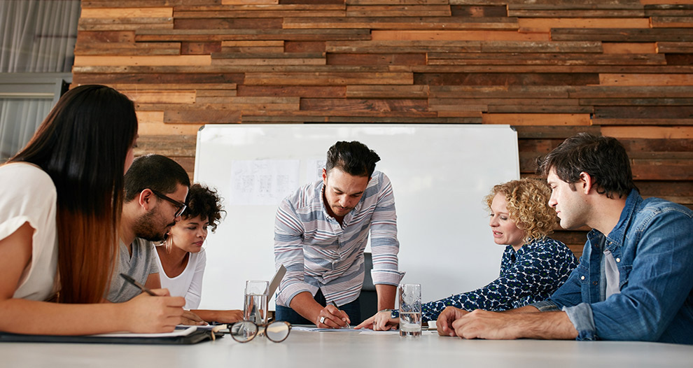 The 3 types of work friends you need early in your career - Cepymenews